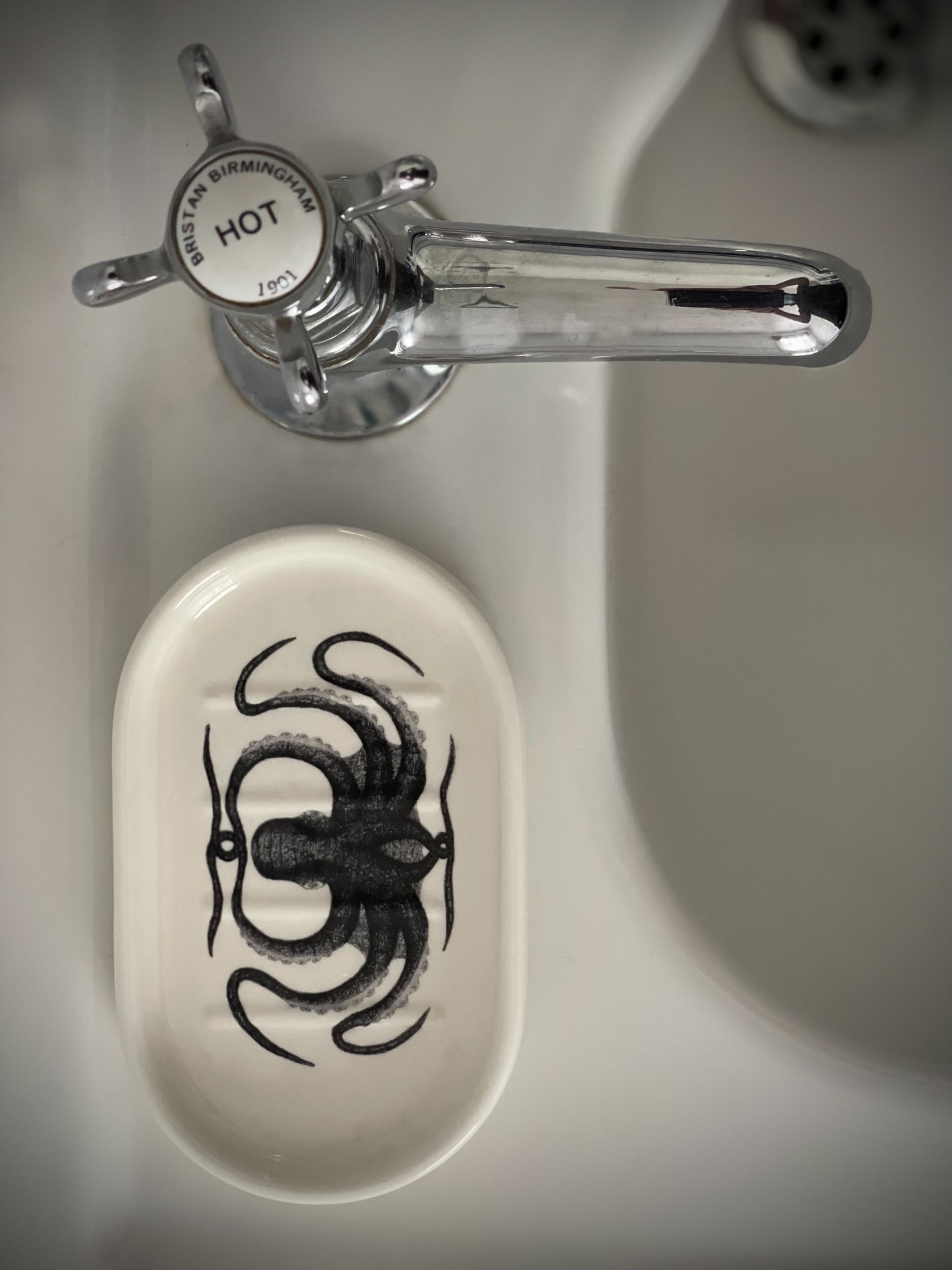 Octo-soap dish – Tom Rooth